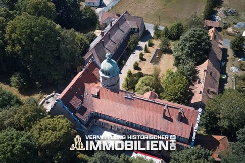 Verkauft: Schloss Helmsdorf in Sachsen | VHI OHG